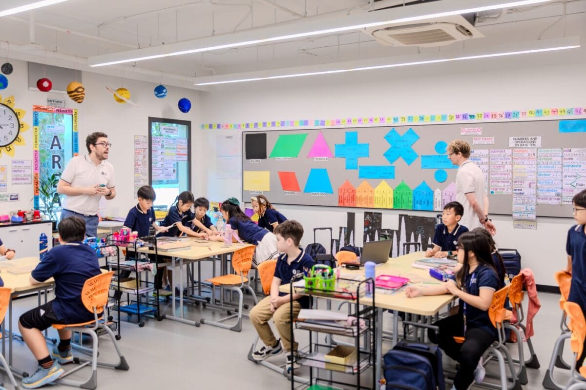 Explore the Concept of Two Teachers in One Classroom